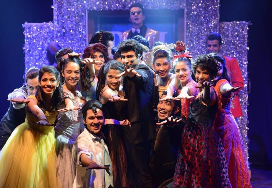 10 Contemporary Theatre Plays in Pakistan That Had Us Glued To Our ...